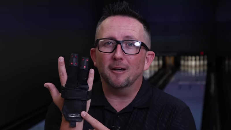 How to Choose The Right Wrist Supports and Gloves for Bowling - Split ...